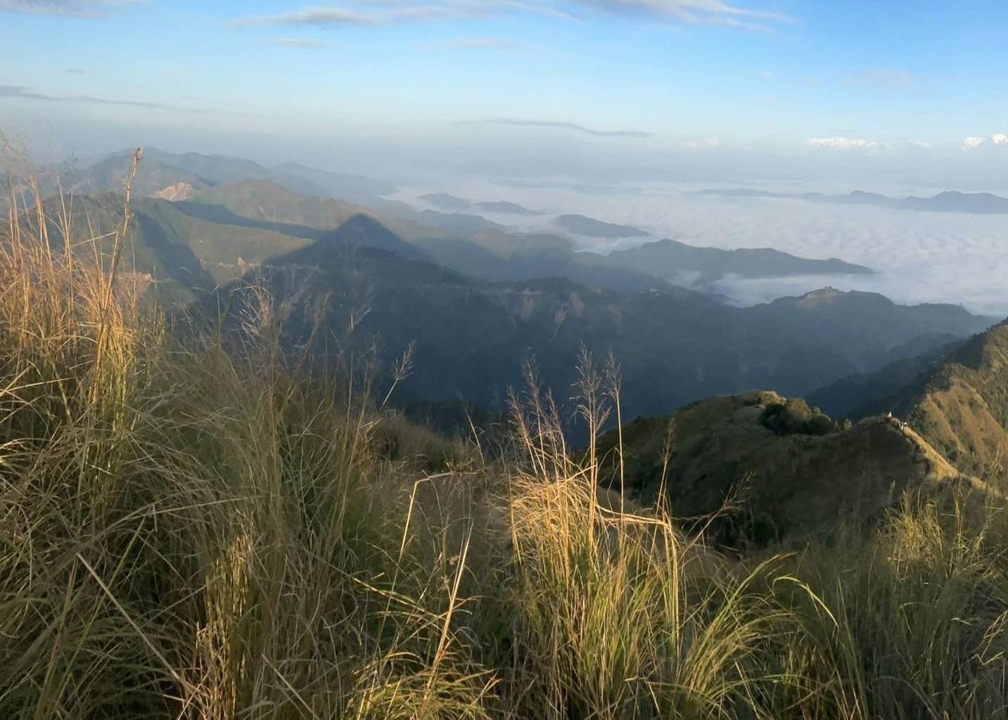 Devchuli Danda is located at an altitude of 1934 meter in Nawalparasi